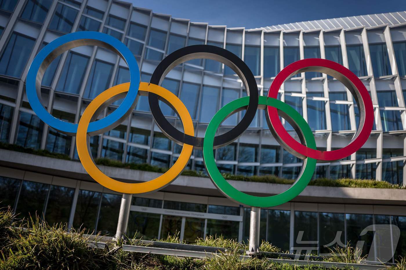 IOC, 총회 앞두고 동계올림픽 개최지로 2030 프랑스-2034 미국 권고