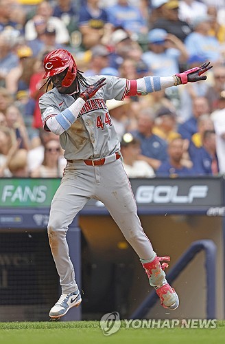 Reds Brewers Baseball