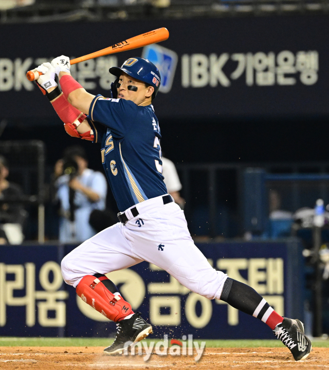‘2505안타’ NC 손아섭, KBO 통산 최다안타 단독 1위 등극…‘2위’ 박용택의 아름다운 격려[MD잠실]