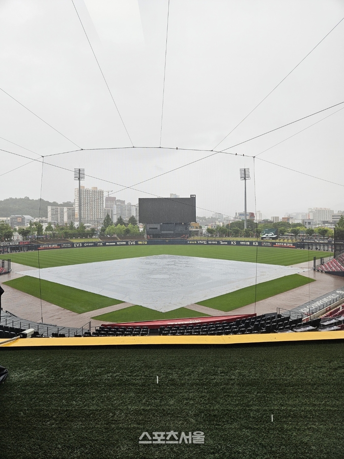 ‘비에 젖은 챔필’ KBO 광주 한화-KIA전 우천 취소→23일 더블헤더 배정 [SS광주in]