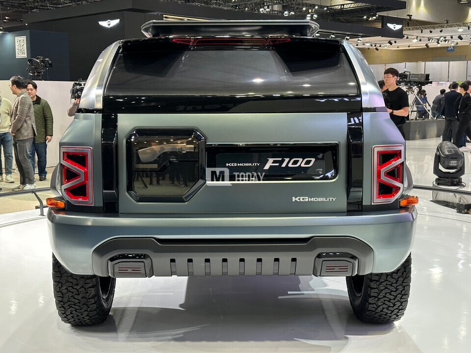이대로 출시됐으면... 일산에 등장한 KGM 렉스턴 후속 전기차 'F100', 특징 살펴보니 | M투데이