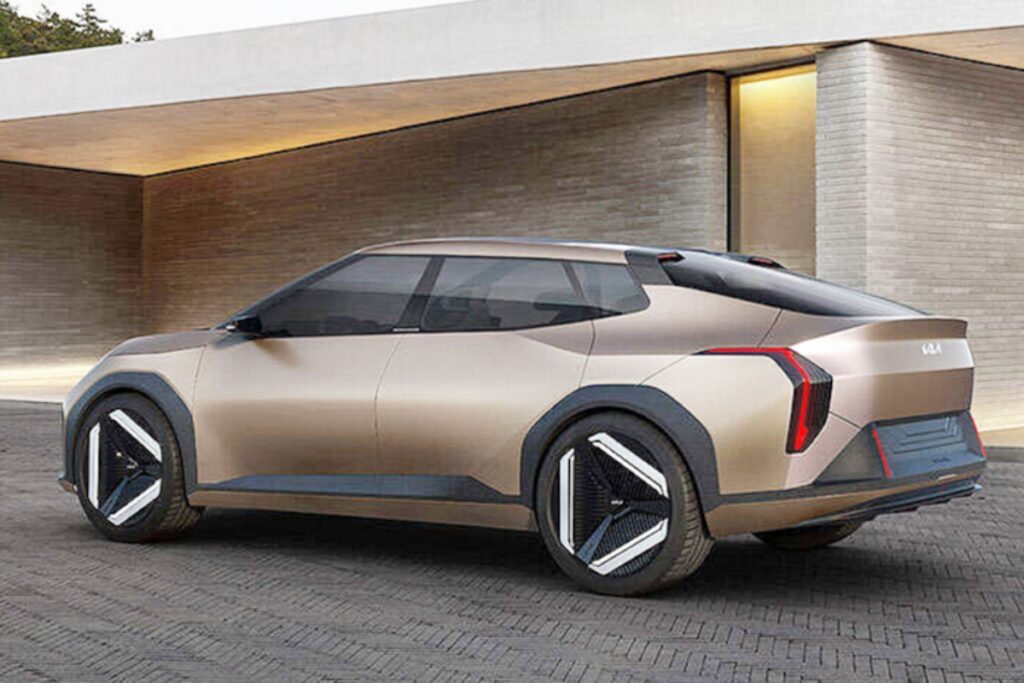 결국엔 유출된 EV4 놀라운 모습, 콘셉트카와 싱크로율 실화?! | 위드카