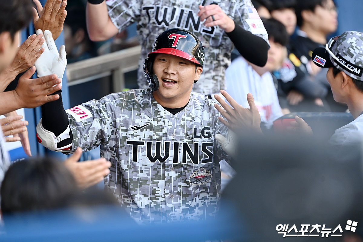 "어? 켈리 '그거' 중이래"→"쉿 조용히 해"…잠실 예수의 '퍼펙트' 도전, 동료들도 떨었다 [잠실 현장]