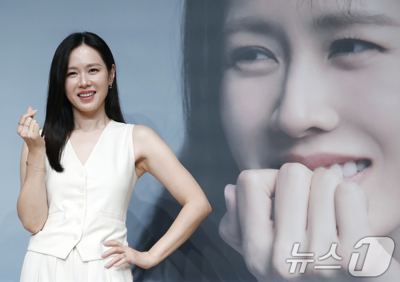 손예진, BIFAN 특별전 소감 "채찍질 하며 달려온 20년, 보람 차다" [N현장]