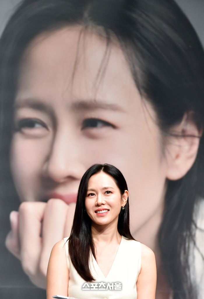 손예진 “왜 20대 때는 내가 예쁜 걸 즐기지 못했을까요?” [28th BIFAN]