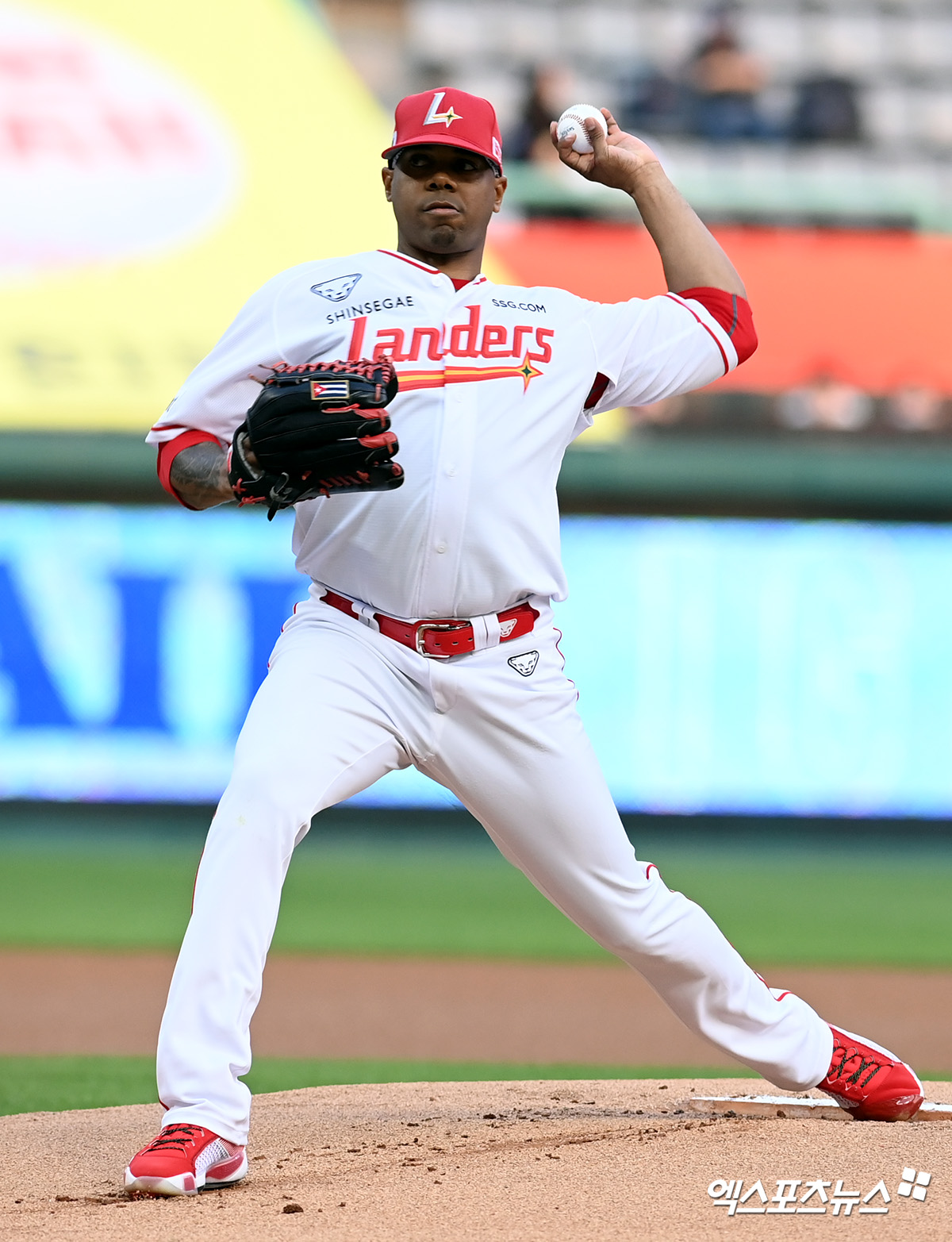 후반기 첫 등판서 151km 쾅! '부상 공백'에 마음 무거웠던 SSG 좌완 외인 "팀에 미안했다" [인천 현장]