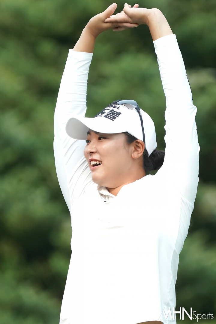 하이원리조트 여자오픈 2025 | [mhn포토] 김윤교, 스트레칭 길게