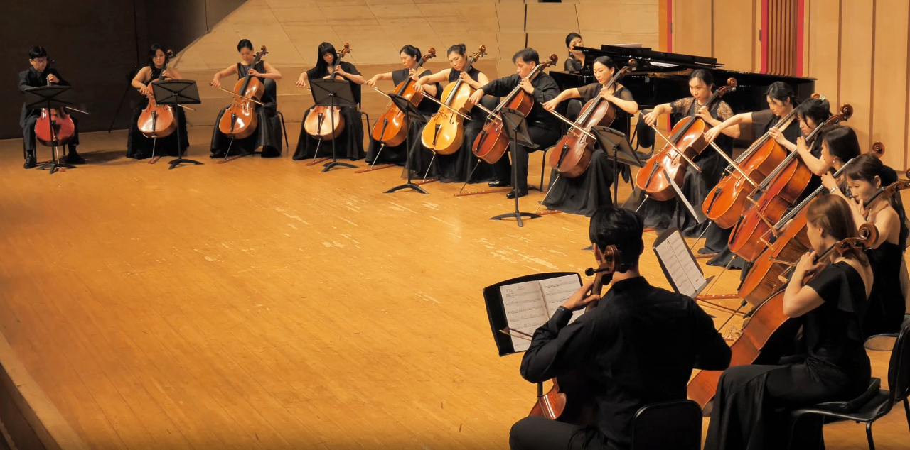 [Better Together] Orchestra made of the cello, by the cello and for the ...