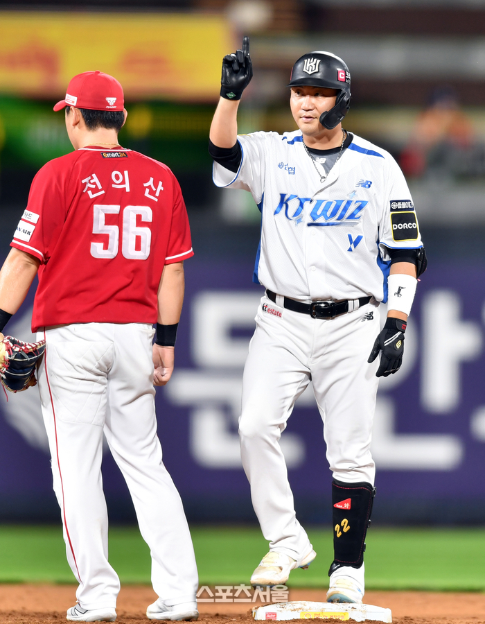 ‘ABS 혼란 극복→7회 4득점’ KT, SSG에 5-3 역전승…시즌 첫 ‘5위’ [SS수원in]