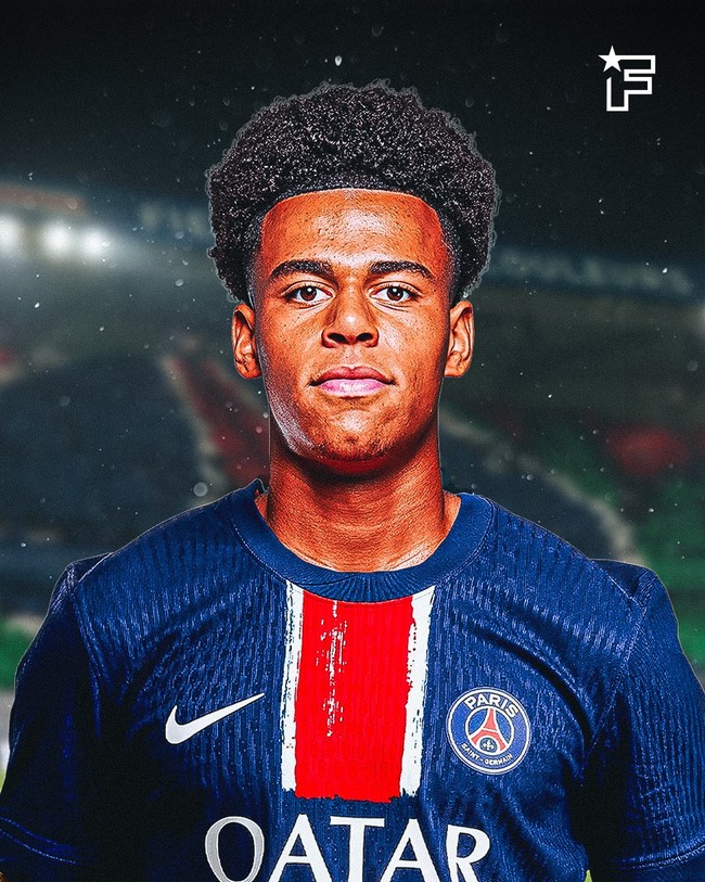 '사실상 진짜 이강인 경쟁자' PSG, 05년생 MF 영입 위해 900억 제시...뮌헨과 경쟁