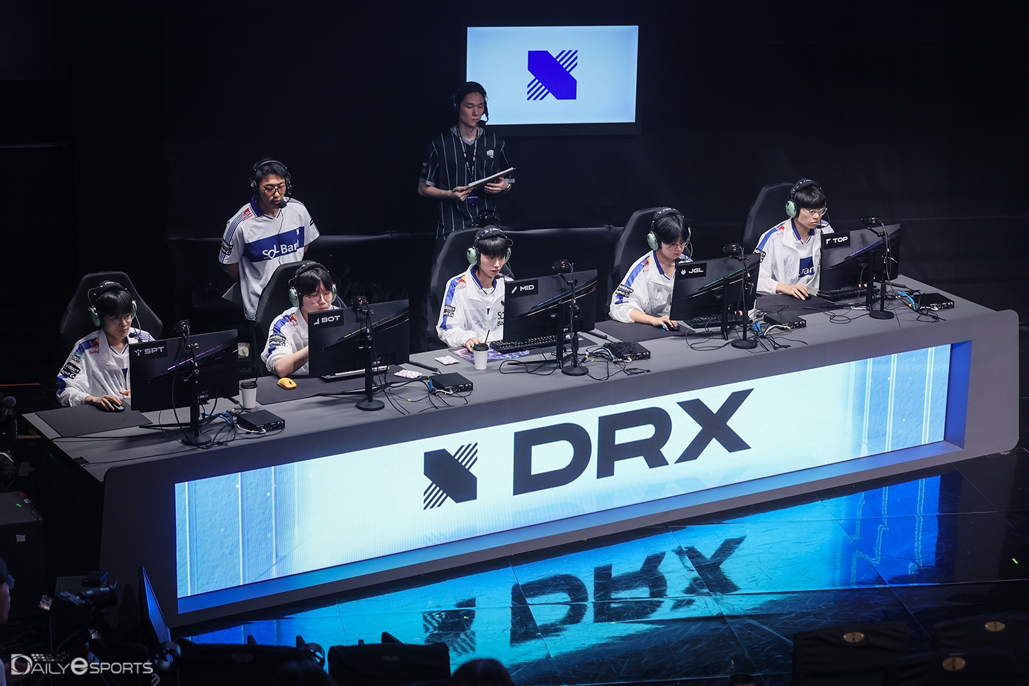 DRX 챌린저스, T1 꺾고 5연패 탈출…PO 희망 이어가