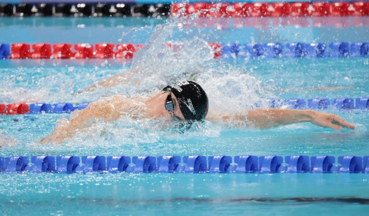 황선우, 자유형 100m 16위로 준결승 진출[파리올림픽]