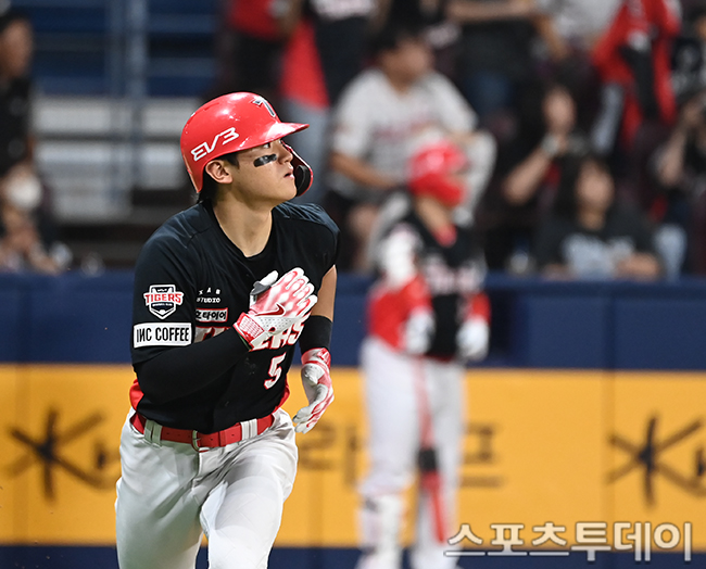 KIA 김도영, KBO 리그 역대 최연소 30홈런-30도루 달성 눈앞
