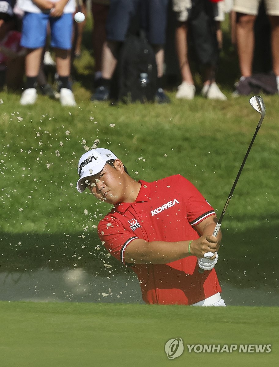 벙커 탈출하는 김주형