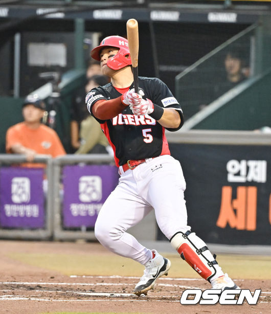 밀어서 역전 투런포, 김도영 29호 홈런 폭발…KBO 최연소 30-30 '홈런 1개 남았다'