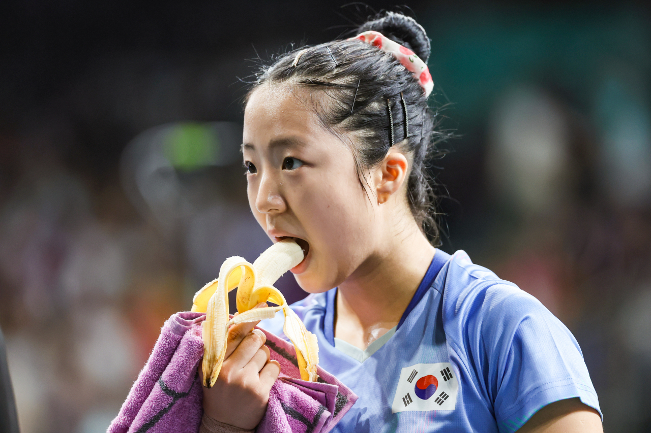 S. Korean table tennis star captures hearts with sportsmanship, charm