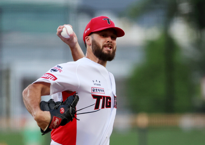 결국 ‘알드레드 방출’ 카드 꺼낸 KIA, ‘MLB 36승’의 또 다른 왼손 투수로 반등 만들까