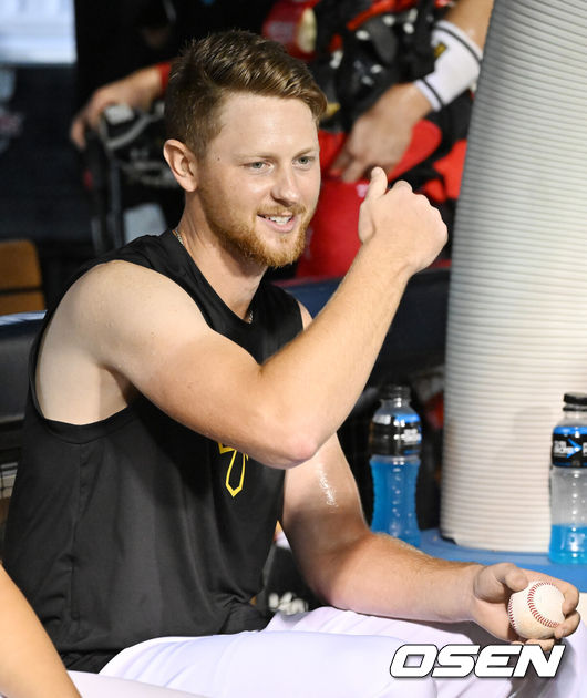 '4회까지 97구→5이닝 108구' ML 36승 투수, 드디어 KBO 첫 승 "5회까지 믿어준 코칭스태프께 감사드린다"