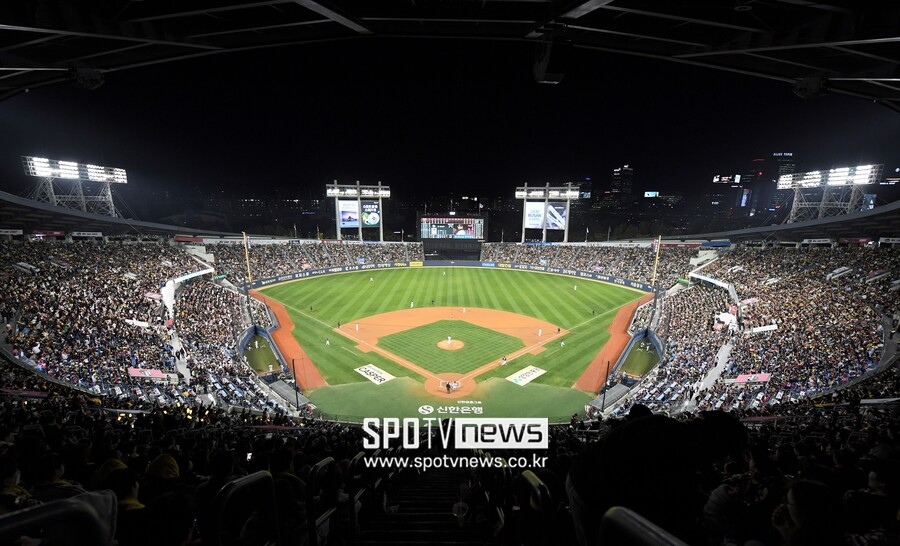 KBO 1000만 관중 시대가 현실로… 야구팬 폭발적 사랑에 역대급 흥행, 최다 관중 신기록 달성(종합)