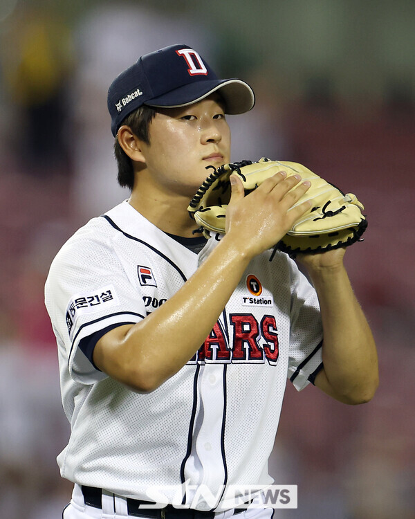 '무서운 열아홉' 두산 김택연, 고졸 역대 최다 세이브까지도 단 한 걸음