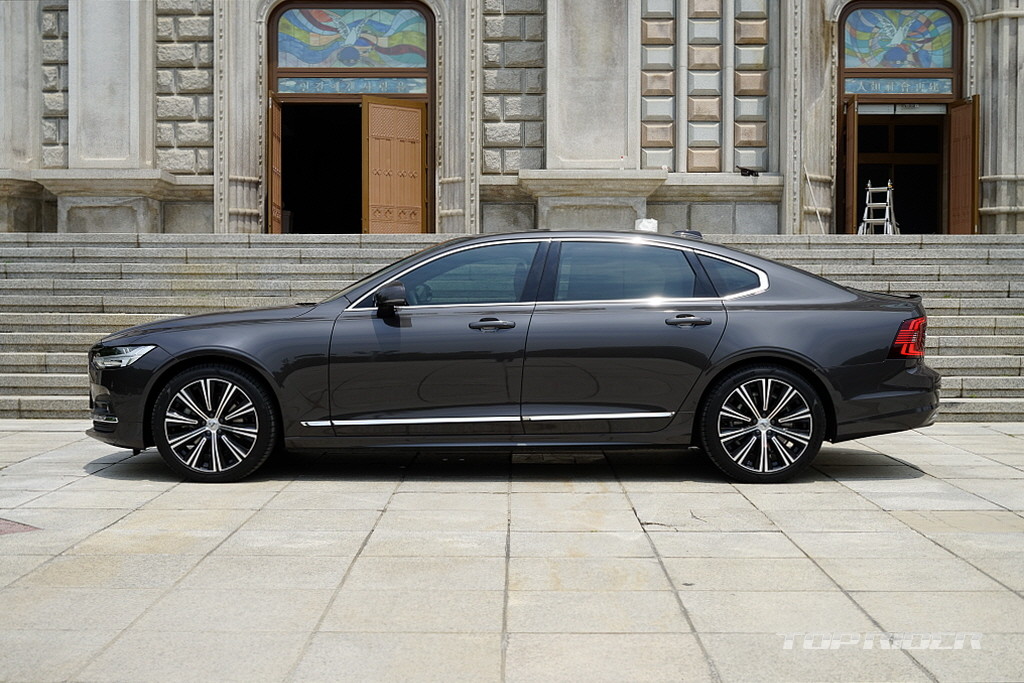 [시승기] 볼보 S90 B5, 7천만원에 1410W B&W 오디오 | 탑라이더