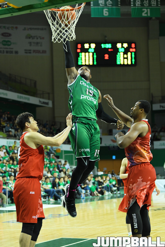 ‘2017-2018시즌 외국선수 MVP’ 디온테 버튼, 전격 KBL 컴백···KCC 1옵션으로 활약 예정