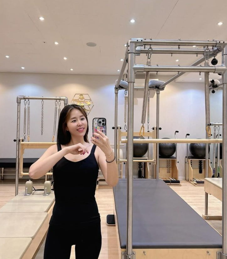 '165cm, 46kg' 신지, 11kg 감량 후 또 필라테스 출석…"근육통 이겨냄"