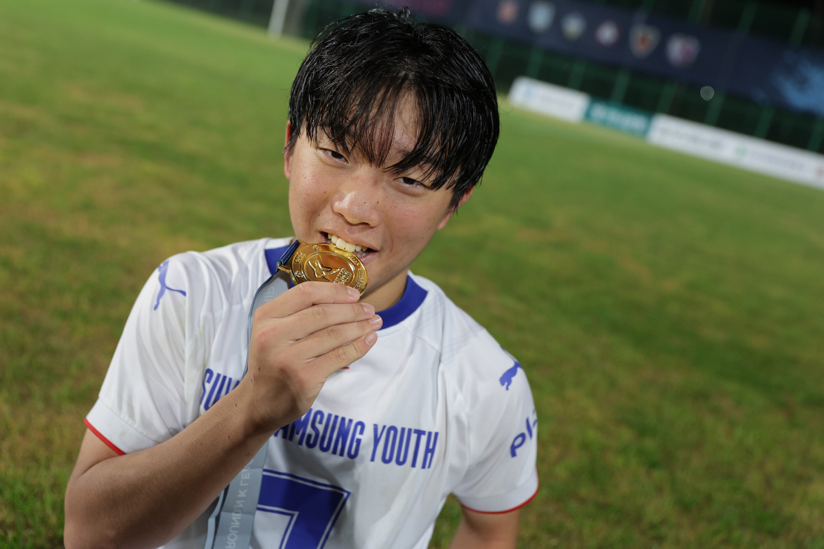 'U15 유스 챔피언십 MVP' 수원 이인우 "대한민국에서 제일 유명한 선수 되고 싶어요"