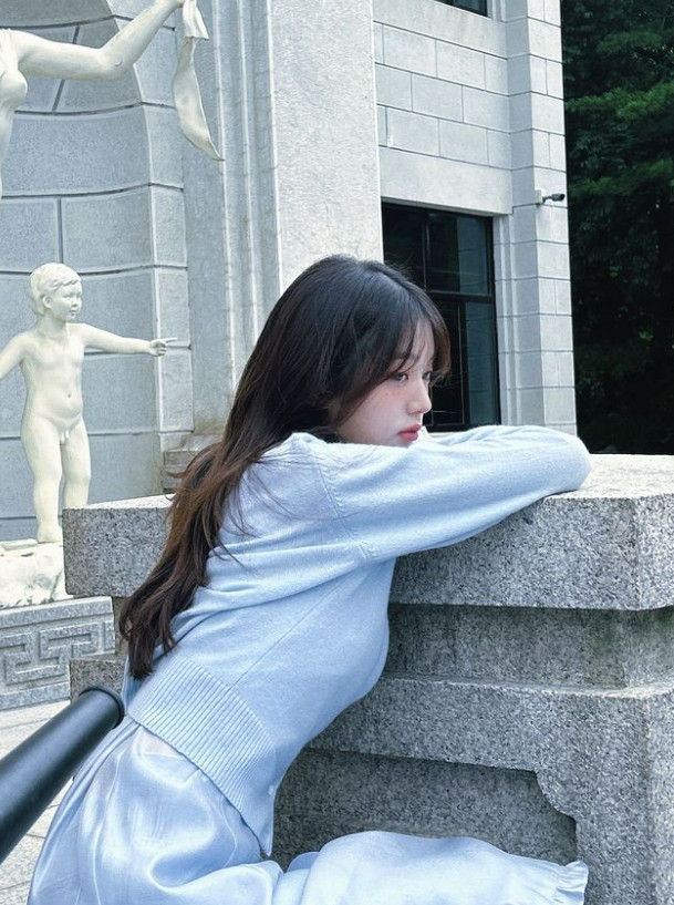 '174cm' 장원영, 제일 먼저 맞이한 2025년…폭염 속 '계절 역행'