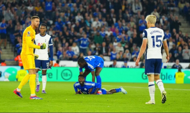 "소리질러 미안" '꽃미남' 10대, EPL 데뷔전에 분노 폭발→역풍…토트넘 GK 결국 사과