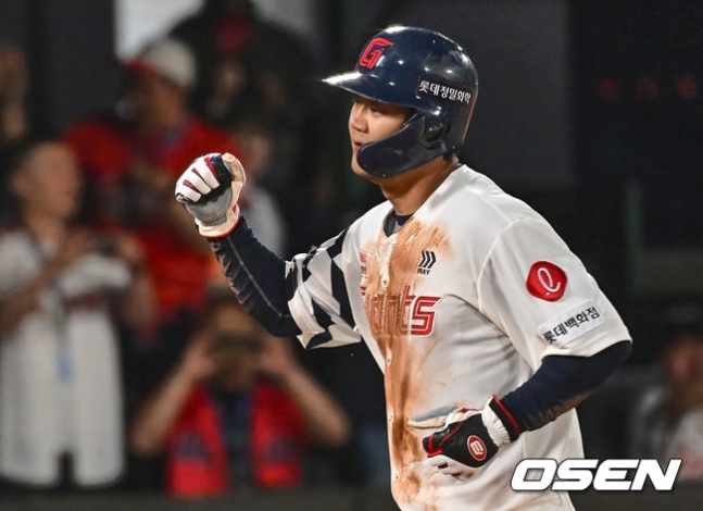 '8월 8홈런+OPS 1.130' 손호영, 149km 사구 큰 부상 아니다...롯데 '천만다행'