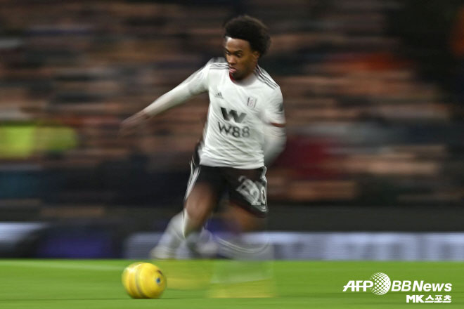 첼시에서 황금기 보냈던 ‘브라질 산소탱크’ 윌리안, EPL 생활 접고 그리스행···‘FA로 1년 계약 체결’