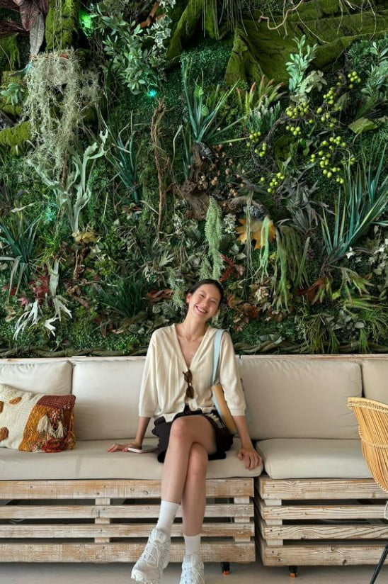 '172cm 54kg' 김진경, '♥골키퍼 남편' 작품 대방출…숨겨지지 않는 모델 포스