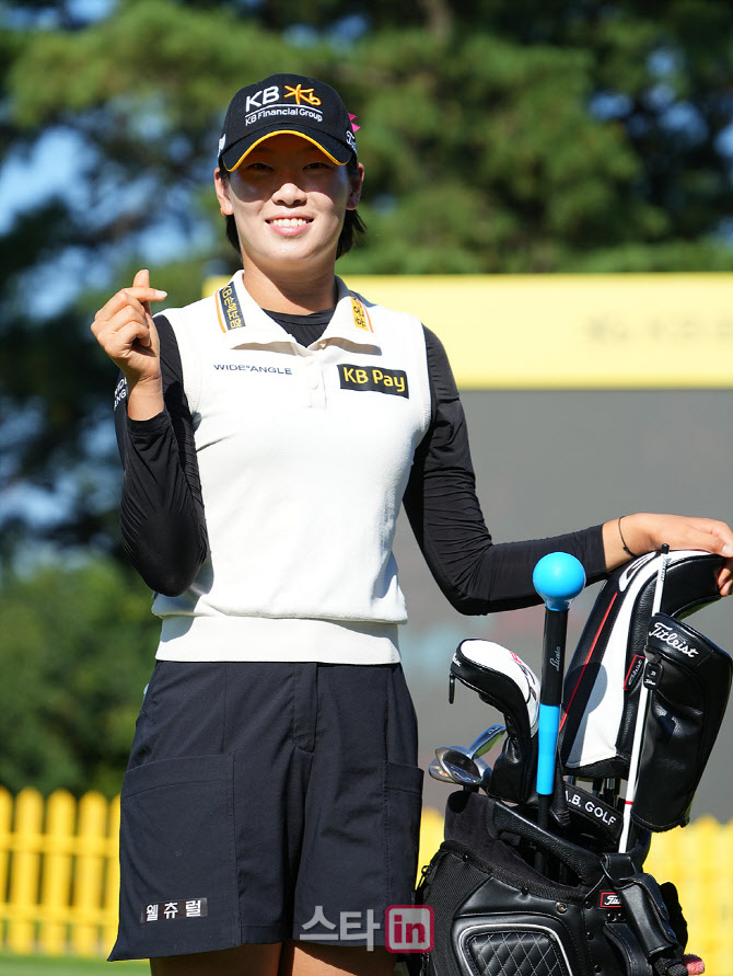 [포토]방신실,팬들에게 보내는 하트