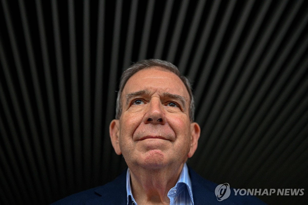 "그는 도망자" 베네수 여당 '야권후보 망명' 맹비난하며 여론전