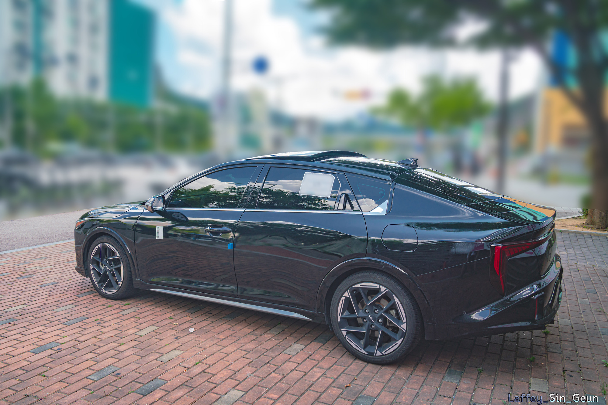 “싼티의 끝판왕?” 서울 도심에 최초로 등장한 K4 GT | 더드라이브