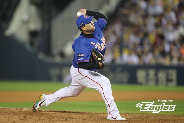 '류현진 13년만의 KBO 10승' 한화, 롯데 제압하고 5연패 탈출+7위 탈환