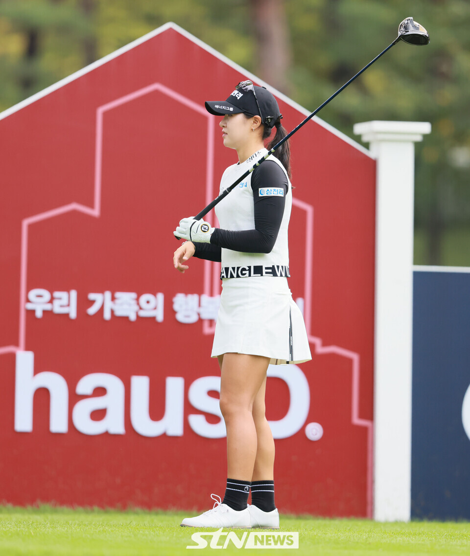 [STN포토]티샷 준비하는 고지우