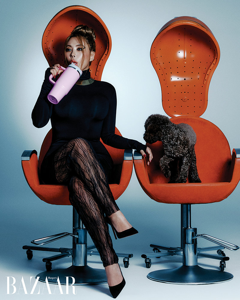 퀸가비, 가슴 부여잡고 파격 콘셉트 [화보]