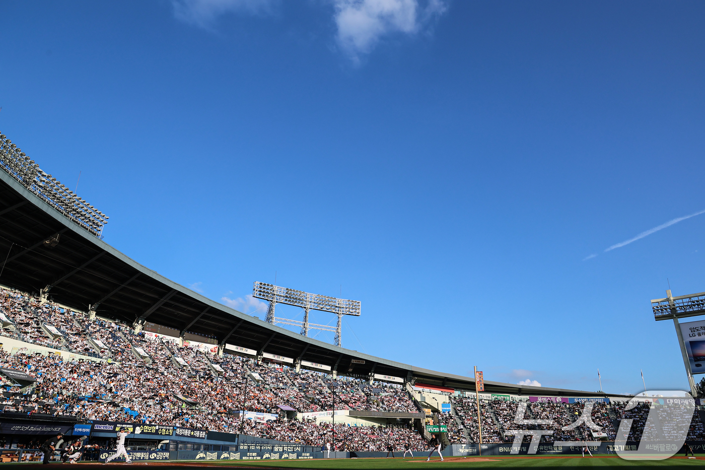 'KT vs SSG' 사상 첫 5위 결정전 열리는 수원, 1만8700석 매진