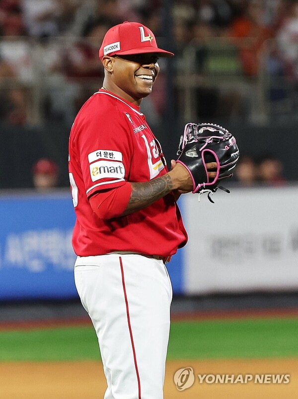 김광현 격파… '로하스 멀티포' kt wiz, SSG 누르고 WC결정전행