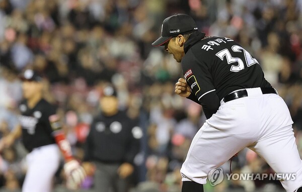 '마법같은 경기력'… kt wiz, '쿠에바스 완벽투' 앞세워 WC 2차전으로