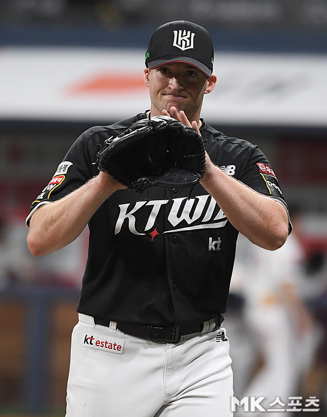 사상 첫 WC 업셋 노리는 KT, 2차전 선발투수로 벤자민 낙점…두산은 최승용으로 맞불 [MK WC]