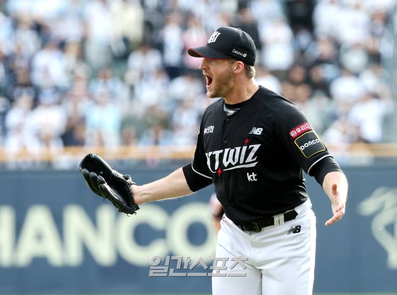'7이닝 무실점 포효!' KT 벤자민, 이대로 끝나면 0% 깬 '마법의 사나이' 된다 [WC2]