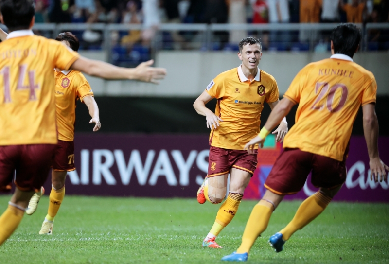 "잔디 봐라. 못 뛴다.." K리그1 광주, ACLE 경기 용인서 치른다