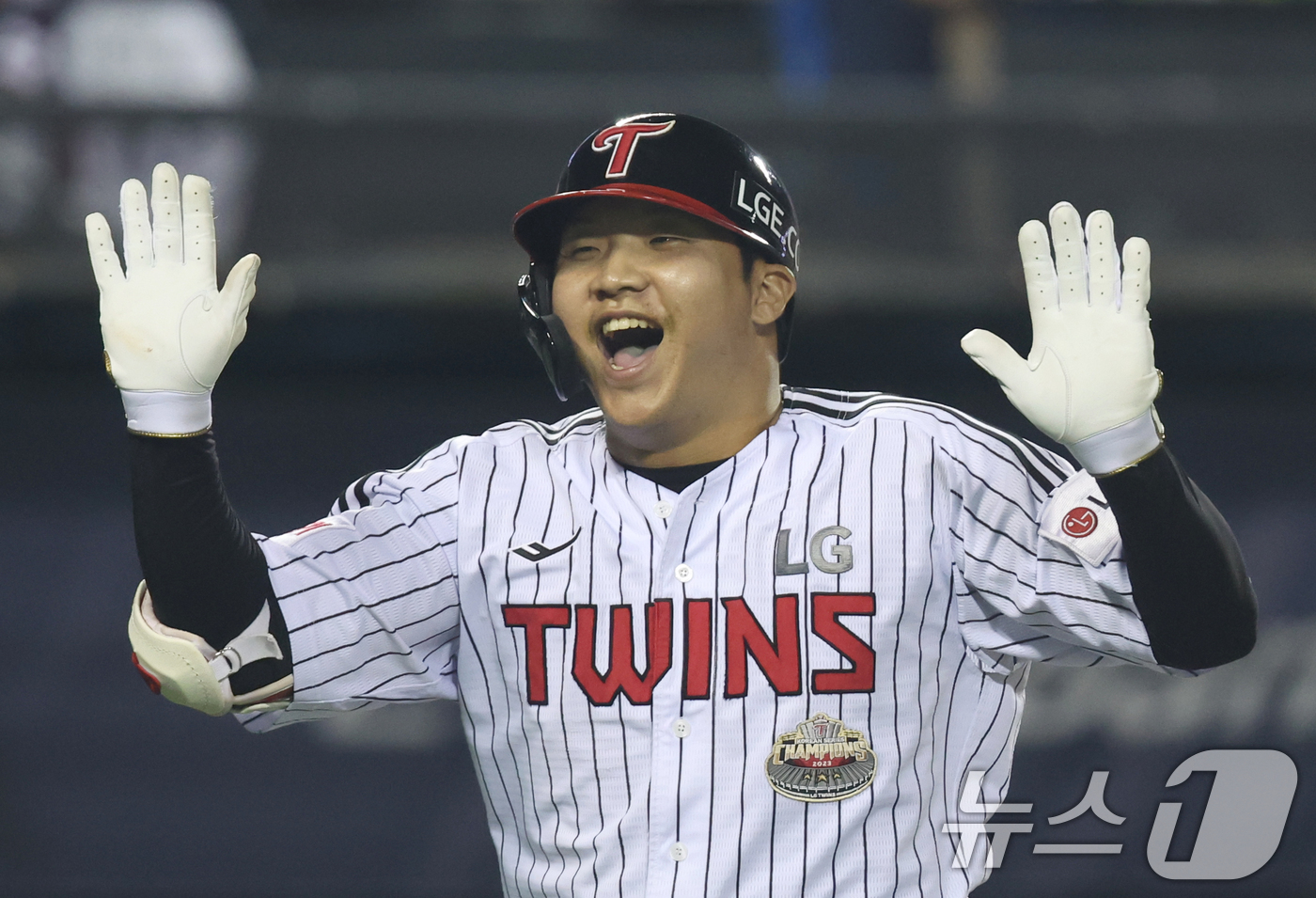 LG, '3차전 승리' 라인업 유지…문보경 4번-박동원 5번[준PO4]