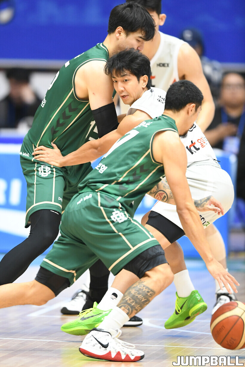 [KBL컵] KT 허훈 '적극적 수비'