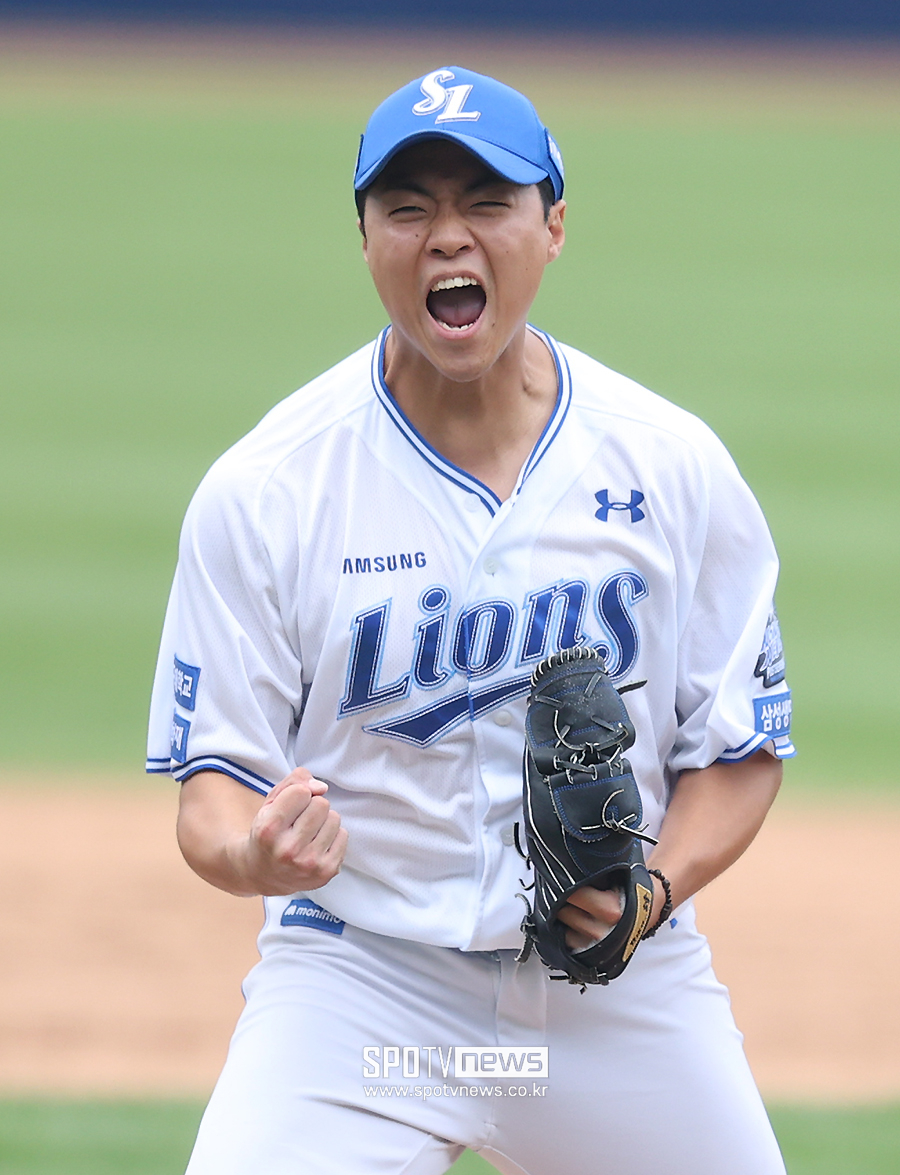 155km 쾅! LG 역사 쓴 강타자 삼구삼진, 특급 조커 승부처에서 빛났다