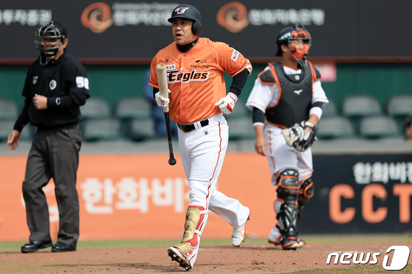 한화서 현역 마친 김강민, 내년 SSG 홈구장서 은퇴식