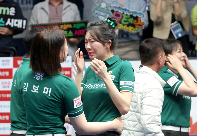 ‘당구 여신’ 정수빈 눈물…NH농협카드, 3R 우승 [PBA 팀리그]